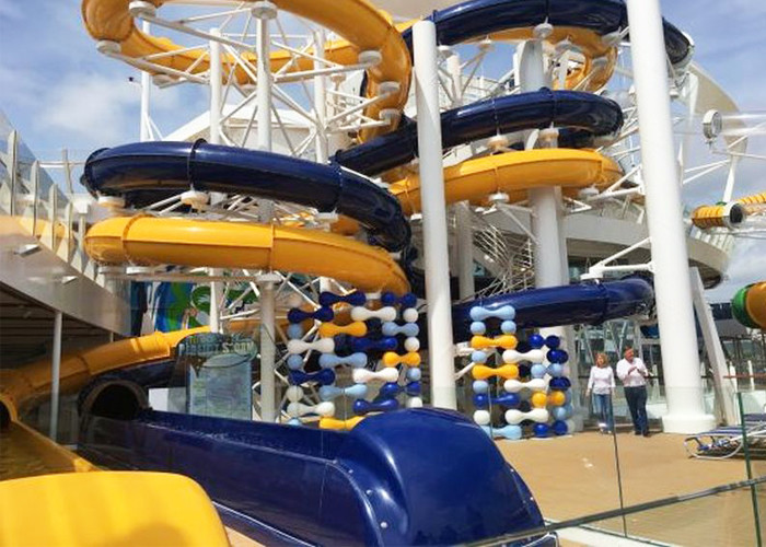 Aqua Park Spiral Water Slide , Outdoor / Indoor Commercial Swimming ...